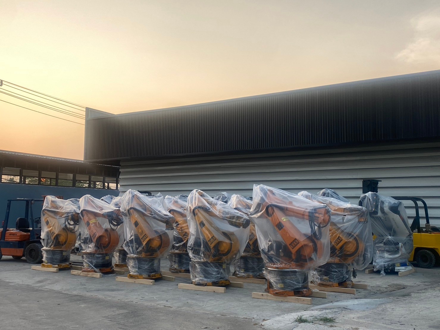 ROBOT KRC1 KR200/KRC2 KR360 - HERRLES (THAILAND)